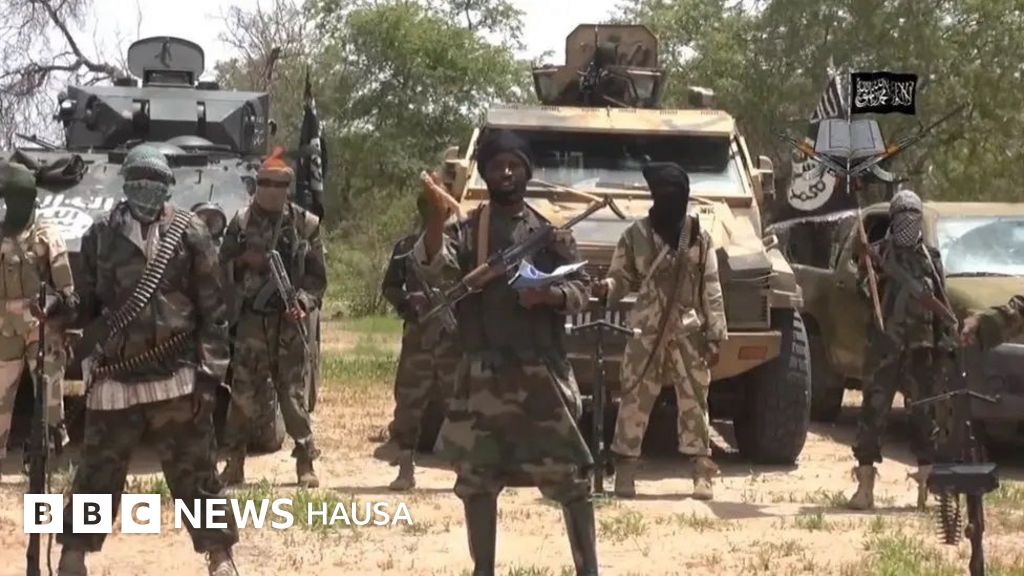 Hare-haren Boko Haram: 'Ga sojoji amma rayuwarmu na cikin haɗari' - BBC News Hausa