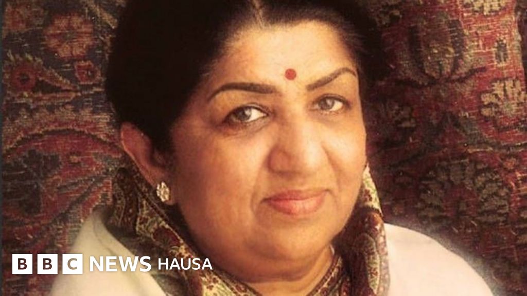 Kun san mawakiyar da ta yi wakoki da harsuna 36? - BBC News Hausa