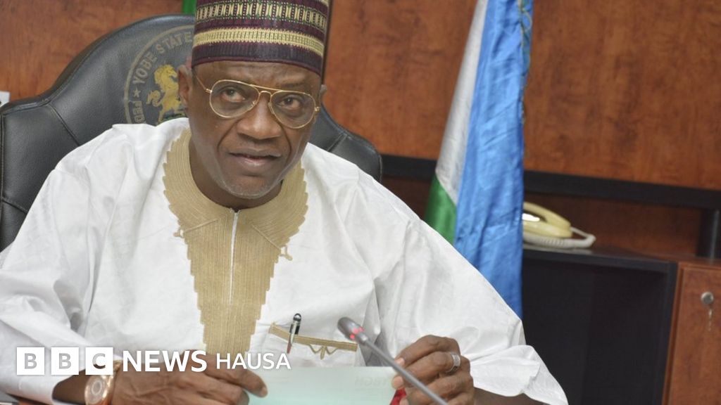 Gwamnatin Yobe ta yi amai ta lashe kan 'yan Matan Dapchi - BBC News Hausa