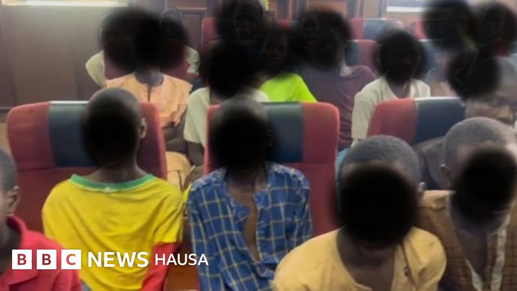 Ƴaƴana sun je karɓo kuɗin kai su asibiti aka kama su cikin masu zanga-zanga a Kano' - BBC News Hausa