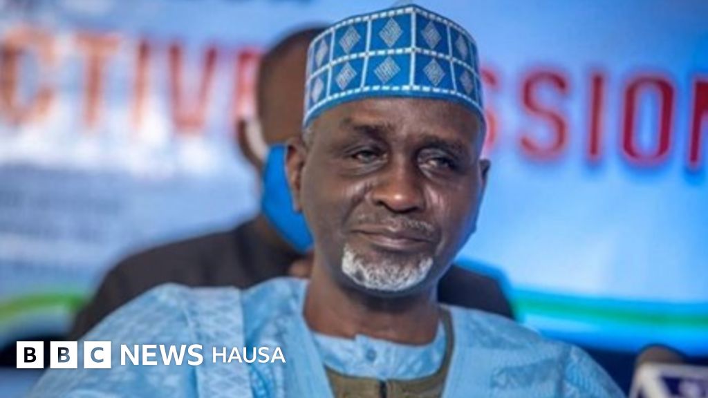 Ana ɓarnata kuɗin gwamnati a Majalisar Dokokin Tarayya - Shekarau - BBC News Hausa