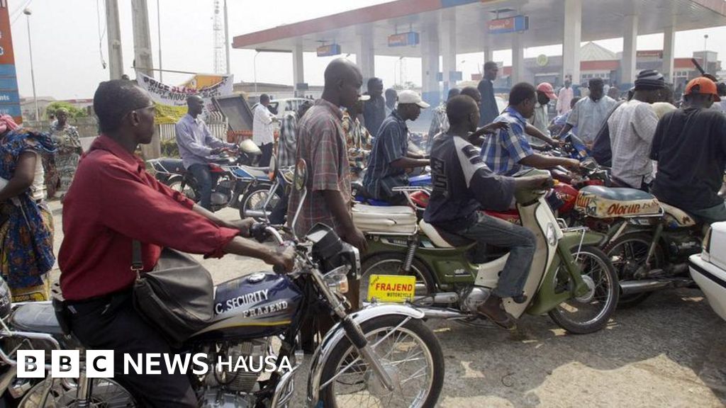 Ce-ce-ku-ce ya barke tsakanin PENGASSAN da IPMAN kan tsadar fetur - BBC ...