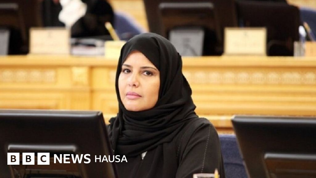 Hanan al-Ahmadi: Tarihin mace ta farko da aka naɗa a Majalisar Shura ta ...