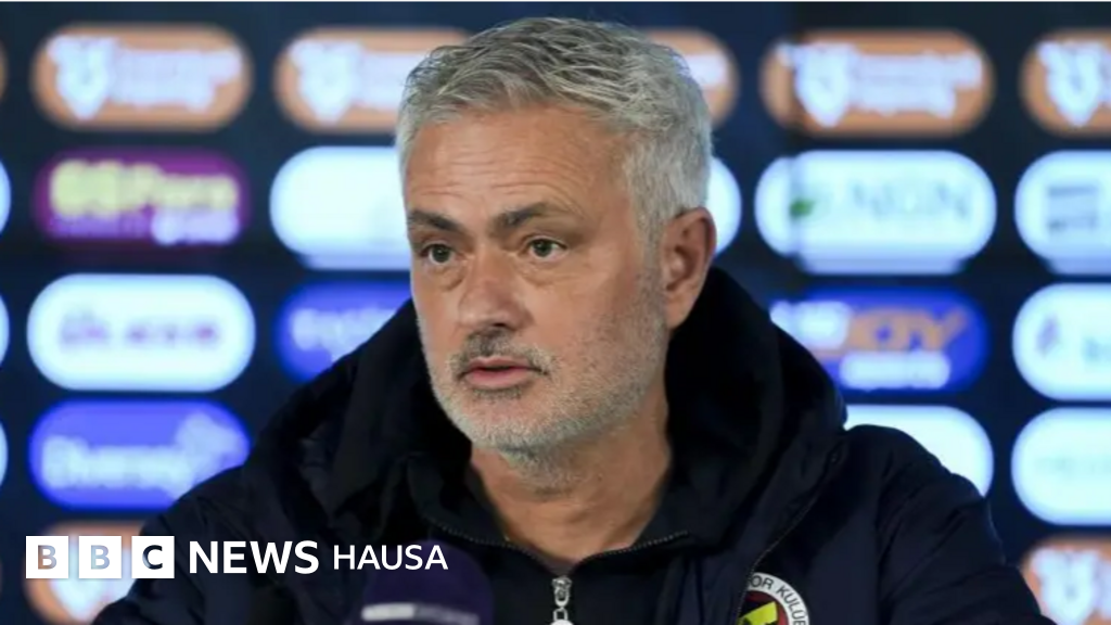 An rage hukuncin biyan tara da dakatarwar da aka yi wa Mourinho - BBC ...