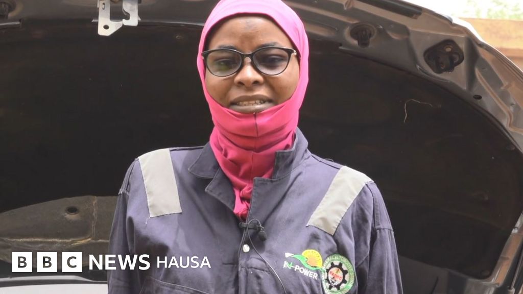 Budurwa mai amfani da dabarun zamani wurin gyaran mota a Kano - BBC ...