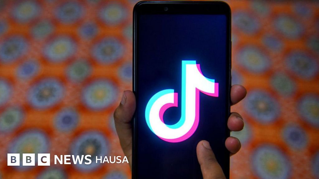 Mata ta gano mijinta da ya gudu a hannun dan daudu - BBC News Hausa