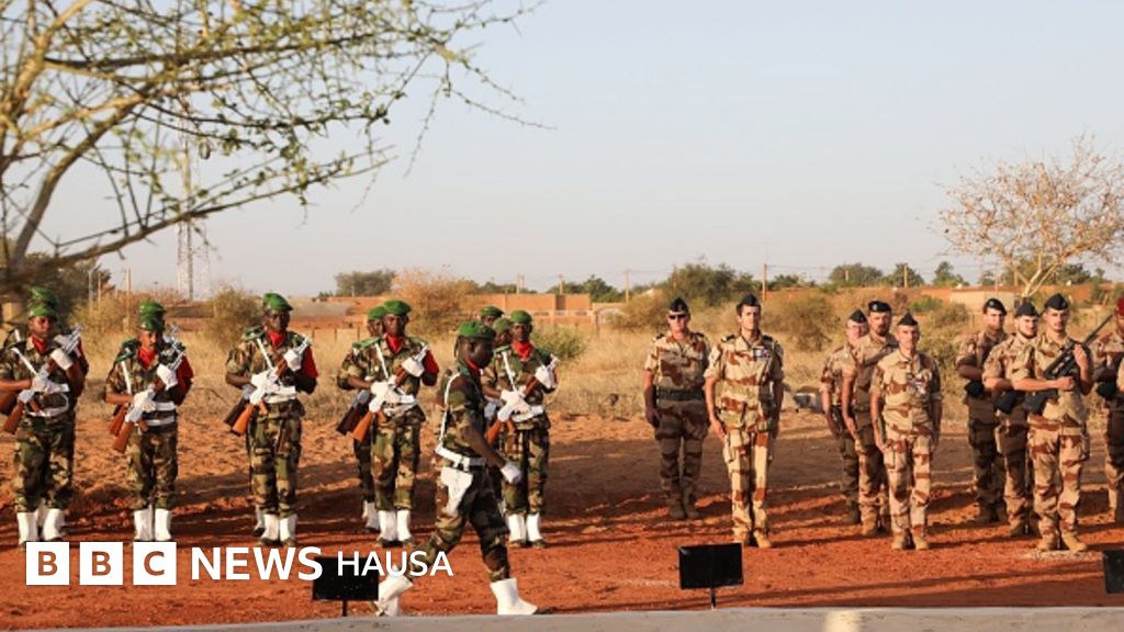 Tasirin yarjejeniyar tsaro da Nijar ta soke da Faransa - BBC News Hausa