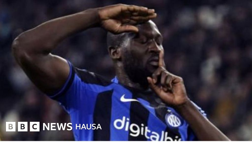 An dakatar da mutum 171 bisa kalaman wariya da Lukaku - BBC News Hausa