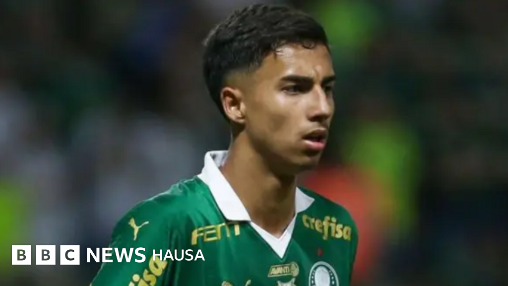 Man City ta kusan kammala ɗaukar mai tsaron baya Reis - BBC News Hausa