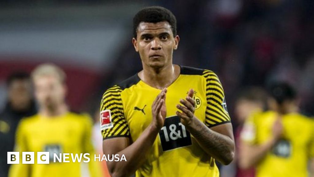 Man City za ta dauki Akanji daga Dortmund - BBC News Hausa