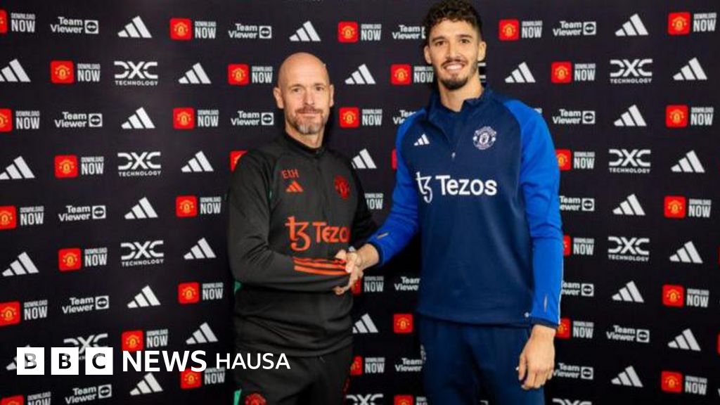 Man United sun kammala dauko golan Fernabache - BBC News Hausa