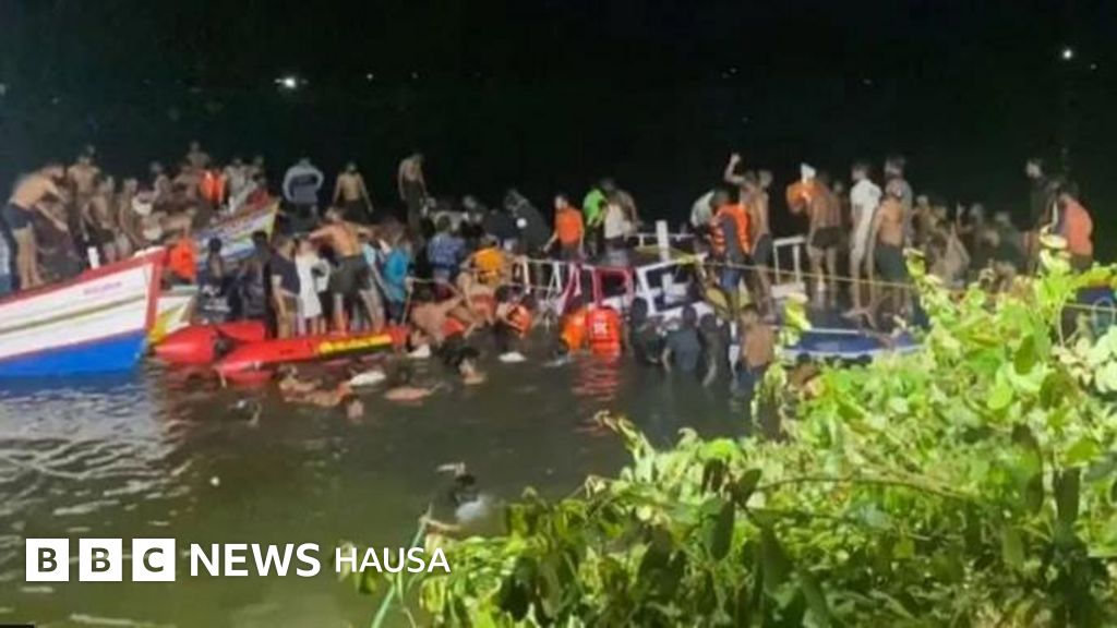 Aƙalla mutum 22 sun mutu a haɗarin jirgin ruwa a India - BBC News Hausa