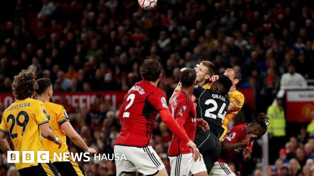 Alkalan wasan Man United da Wolves ba za su busa Premier League ba ...