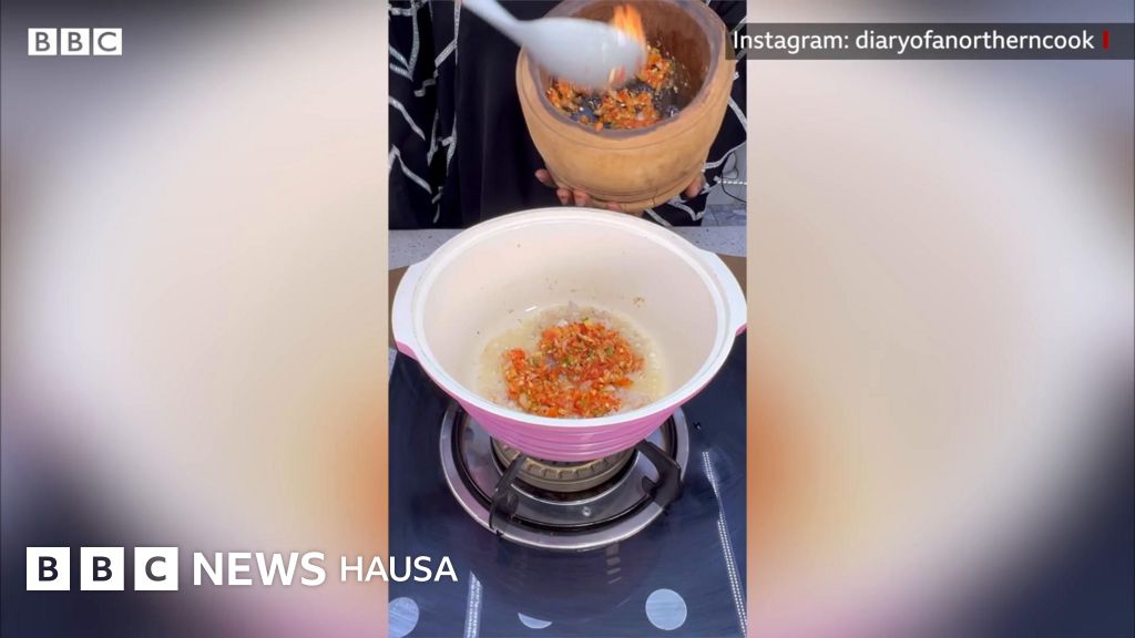 Yadda ake farfesun kayan ciki da burodi - BBC News Hausa
