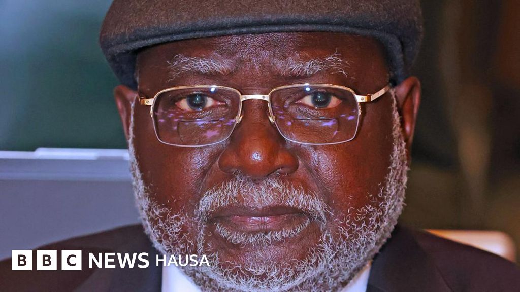 Olukayode Arwoola: Abu 10 kan sabon alkalin alkalan Najeriya - BBC News ...