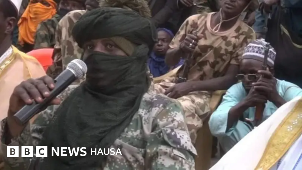 ' Muna cikin zulumi saboda wa’adin Turji na biyan diyya na dab da cika' - BBC News Hausa