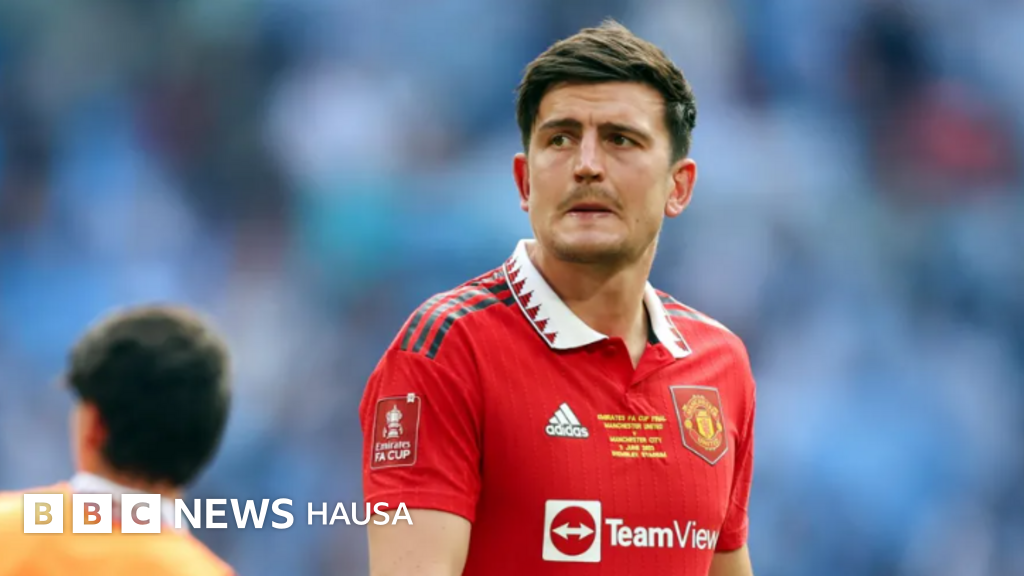 Man Utd za ta yi gwanjon Casemiro da Maguire da wasu ƴanwasa 11 - BBC News Hausa
