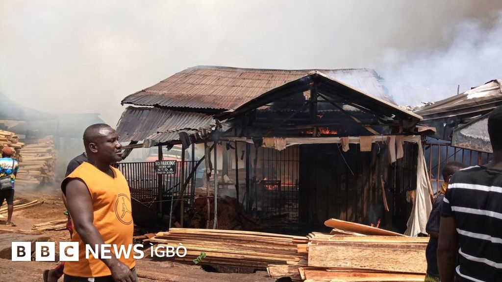 Nnewi Timber Market Fire: Ndị ahịa na ndị uweojii na-arụ ụka maka ọkụ ...