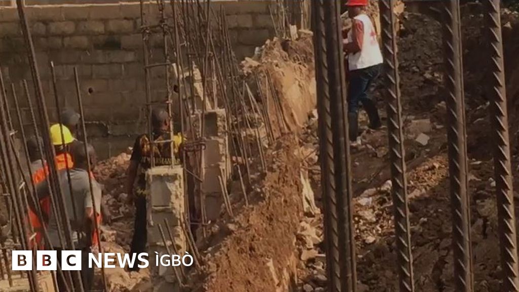 Building collapse: Ụlọ adagbuola nwaokorobịa n'Enugwu - BBC News Ìgbò