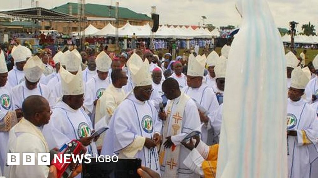N'Ahiara Diocese Bishọp Lucius Ugorji ga-aka ụka mbụ - BBC News Ìgbò