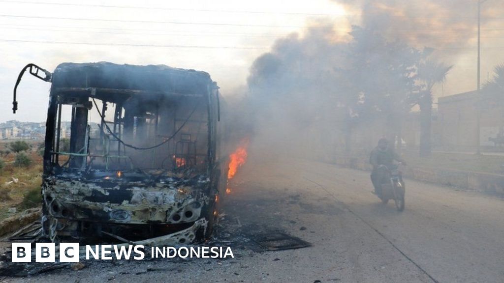 Bus pembawa pengungsi Suriah dibakar pemberontak - BBC News Indonesia