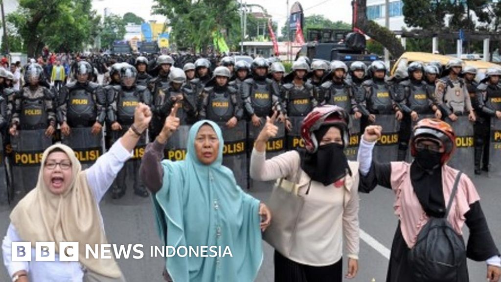 Orasi 'people power' pendukung Prabowo disebut makar, polisi represif ...