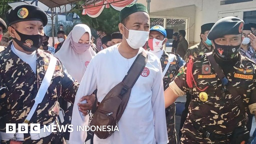Ratusan pengungsi Syiah Sampang dibaiat menjadi Suni di tengah ...