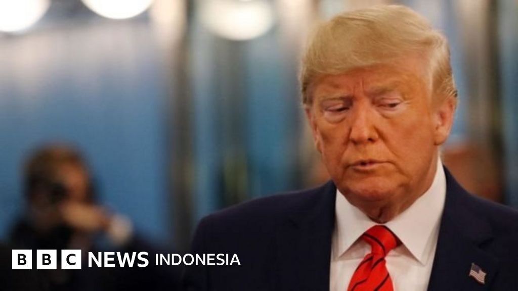 Pemakzulan Trump: Catatan percakapan telepon pastikan presiden AS mendesak Ukraina selidiki ...