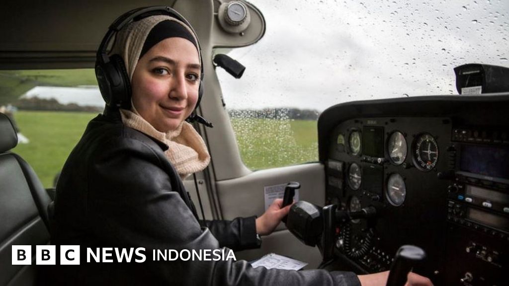 Perempuan pengungsi Suriah pertama yang menjadi pilot di Inggris, Maya ...