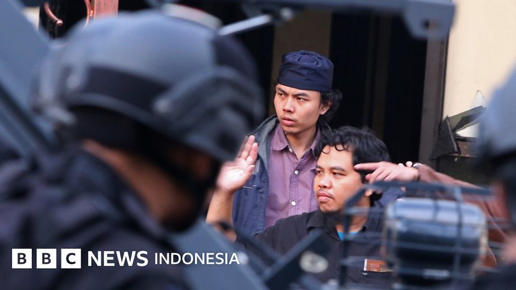 Serangan bom Surabaya: Progam deradikalisasi dinilai gagal, BNPT tak ...