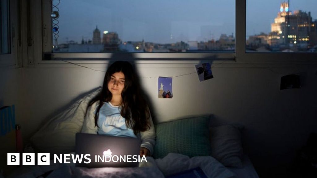 Apa yang terjadi jika kita bekerja di tempat tidur selama satu tahun pandemi? - BBC News Indonesia