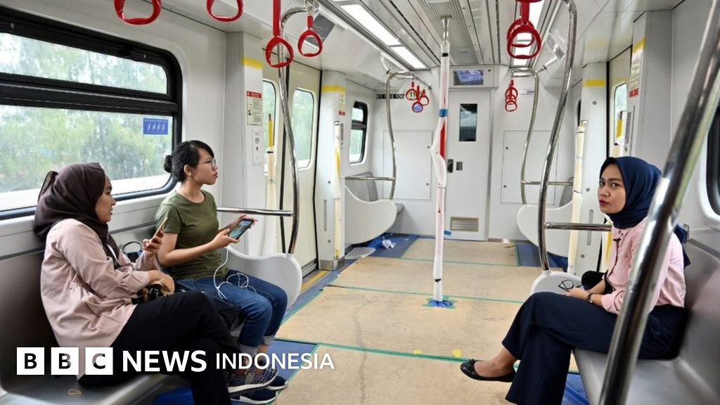 Uji coba LRT Jakarta dengan rute Kelapa Gading ke Rawa Mangun: 'LRT tidak akan bermakna jika ...