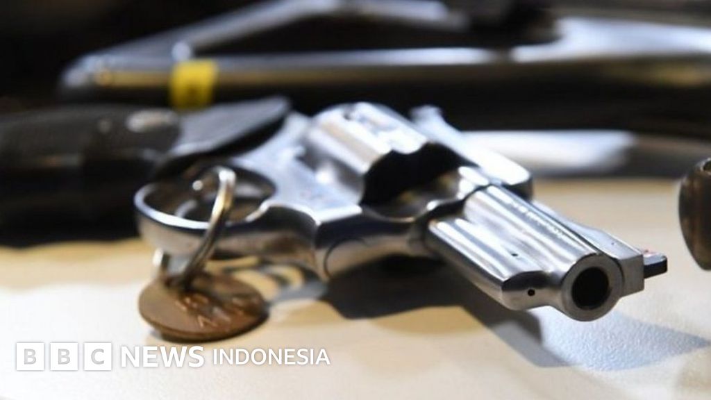 Pemberian senjata api kepada gubernur dinilai tak perlu - BBC News ...