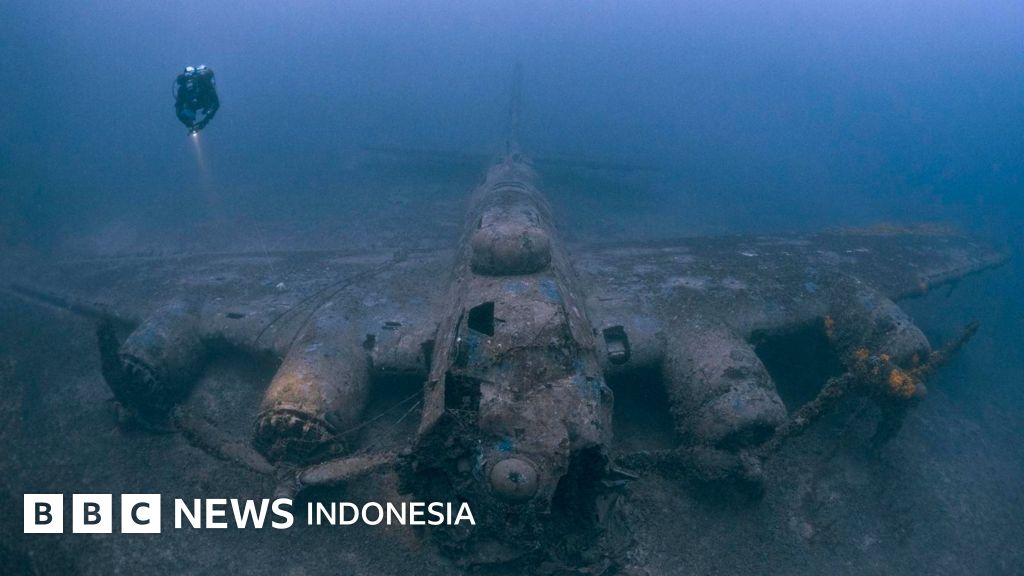 Pemandangan seram kapal dan pesawat di dasar laut - BBC News Indonesia