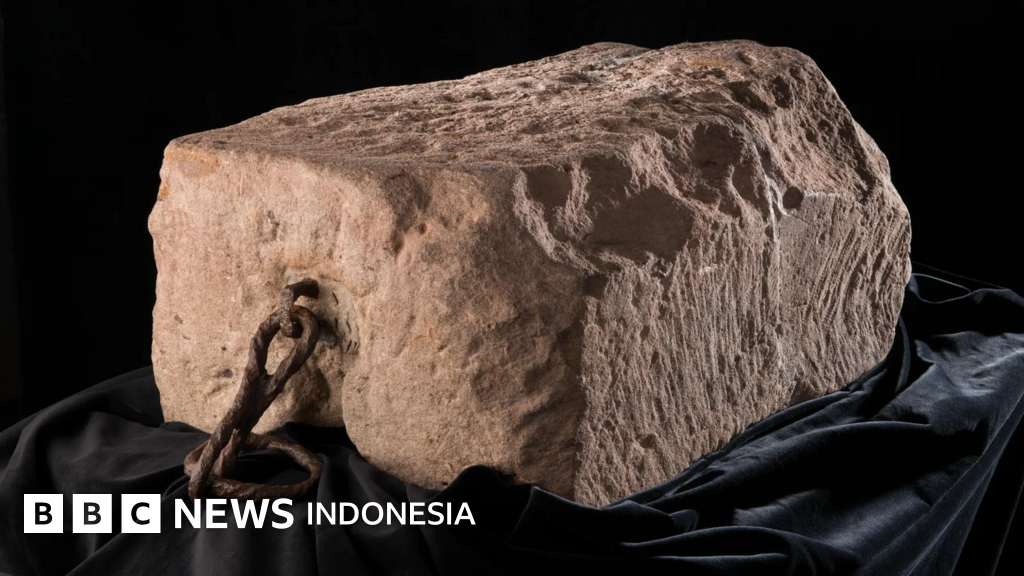 Penobatan Raja Charles III: Sejarah yang diperdebatkan dari Batu ...