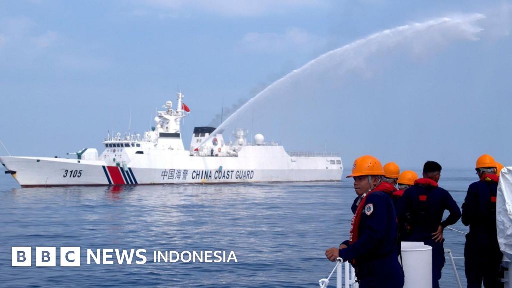 China: 'Kami dapat melihat wajah mereka dari jarak dekat' - Kesaksian wartawan BBC menumpang ...