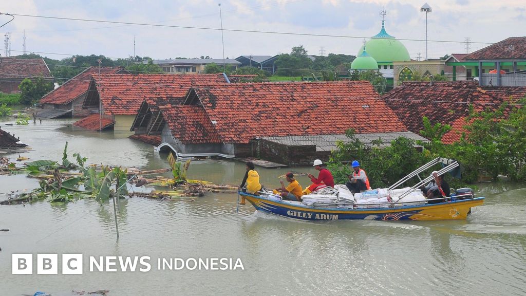 Banjir Demak: Apa penyebabnya dan sampai kapan hujan ekstrem melanda? - BBC News Indonesia