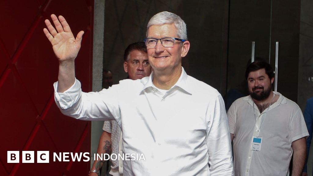 Bos Apple berkunjung, apakah realistis pemerintah berharap ada pabrik iPhone di Indonesia? - BBC ...