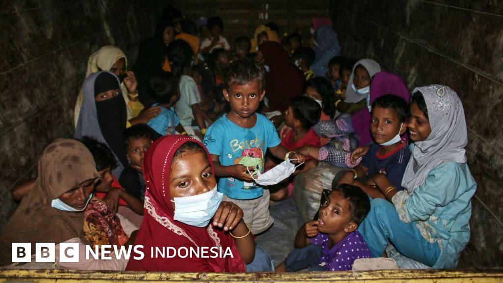 Pengungsi Rohingya di Aceh yang akan didorong kembali ke laut, akhirnya direlokasi ke ...