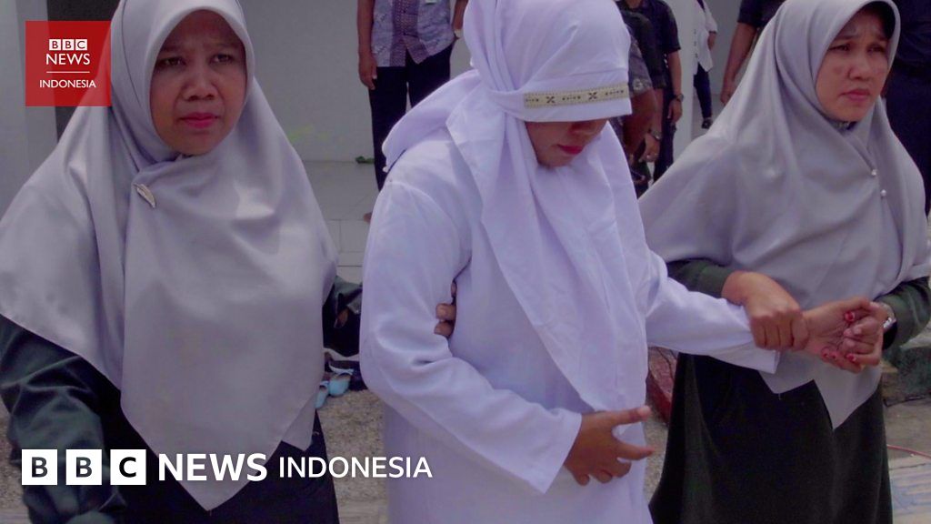 Hukum cambuk di Aceh untuk pelaku asusila, bagaimana dengan koruptor? - BBC News Indonesia