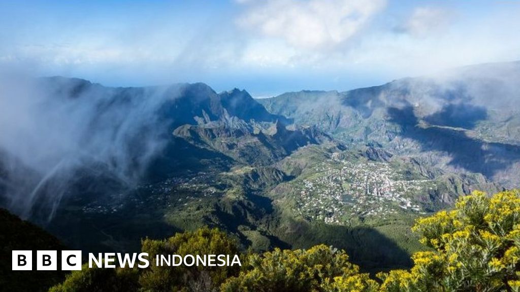 Hidup di gunung berapi terkuat dan teraktif di dunia - BBC News Indonesia