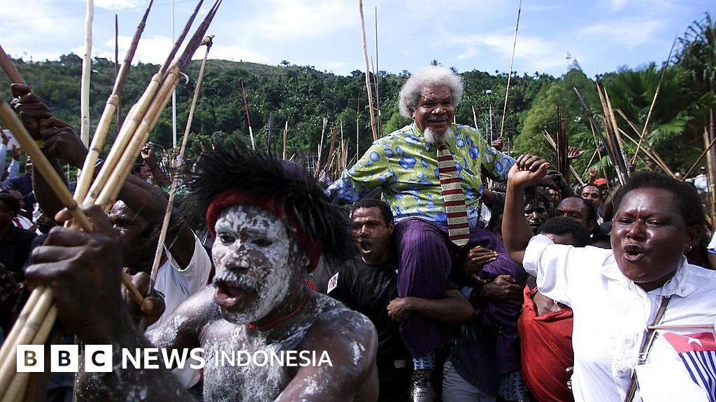 Papua: Polemik pemindahan makam Theys Hiyo Eluay - Dihendaki keluarga ...
