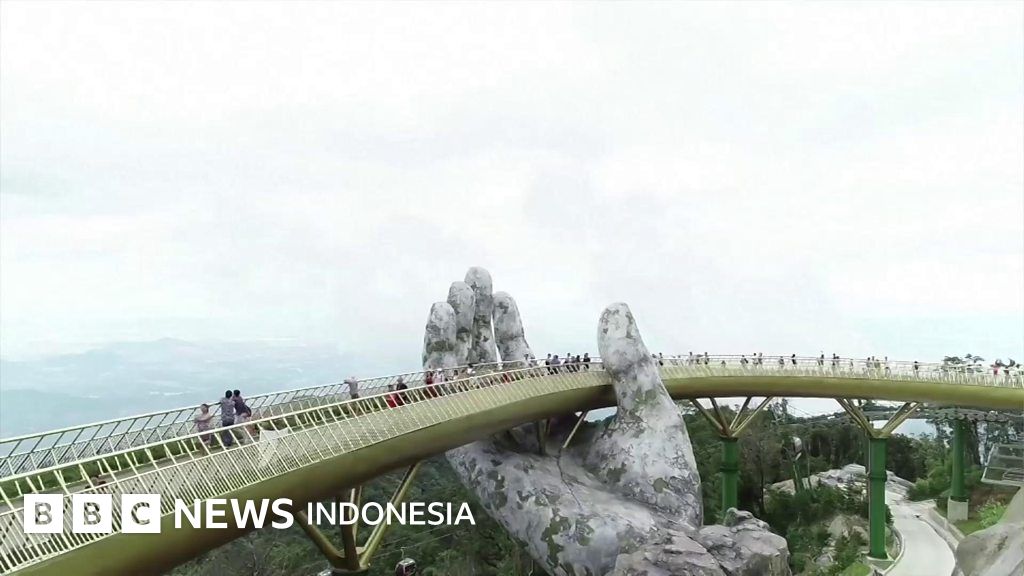 Menyusuri 'jembatan emas' dan 'tangan dewa' di Vietnam - BBC News Indonesia