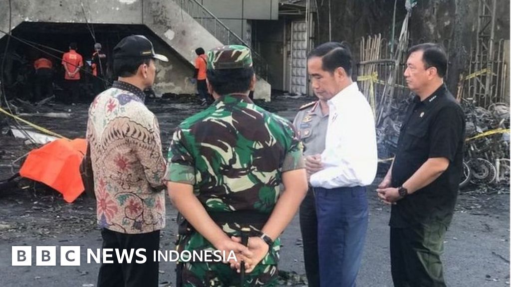 Serangan bom gereja Surabaya: Presiden Jokowi sebut 'sungguh biadab ... Serangan bom gereja Surabaya: Presiden Jokowi sebut 'sungguh biadab ...