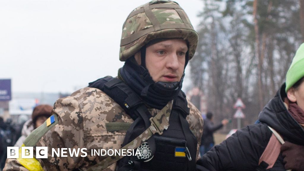 Black sun: Makna simbol yang dikaitkan dengan Nazi di seragam tentara ...