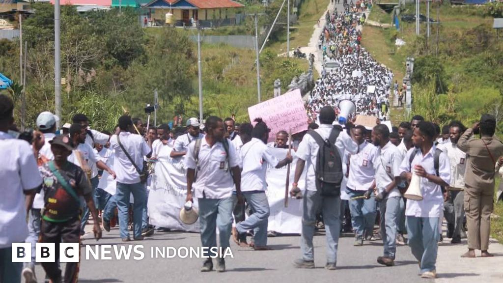 MBG: Demo pelajar terus berlanjut di Papua – 'Kami menolak makan bergizi gratis' - BBC News ...