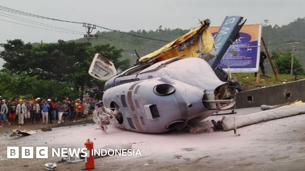 Helikopter jatuh, pilot dan penumpang luka, seorang warga tewas tertimpa baling-baling - BBC ...