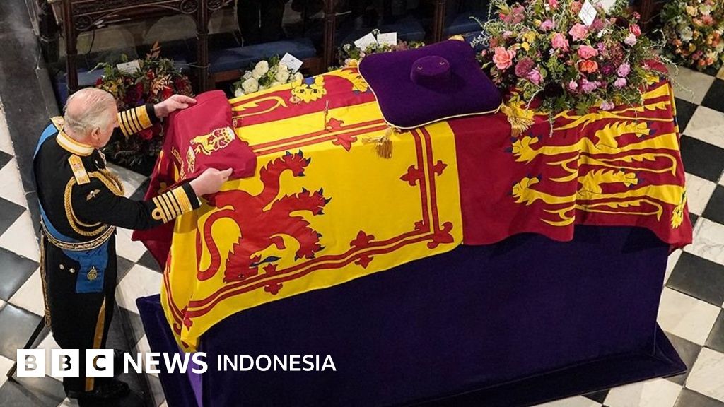 Ratu Elizabeth II dimakamkan di Kastil Windsor dalam prosesi akbar yang ...