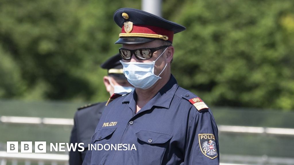 Kentut 'secara provokatif' di muka polisi, pria Austria didenda Rp8 ...