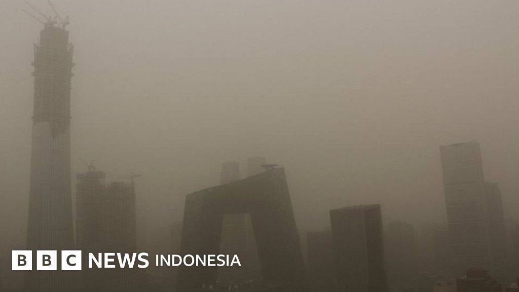 Badai debu menyapu Beijing dan beberapa kawasan Cina lain - BBC News ...